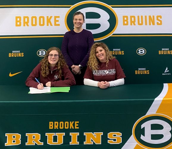 Mann Signs to Swim at Fairmont | News, Sports, Jobs - The Intelligencer